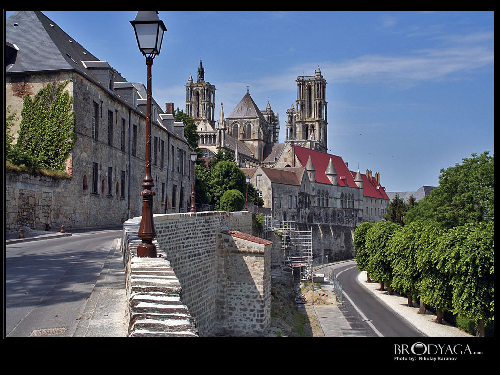 Documentación Lasaliana: La retirada de Nyel