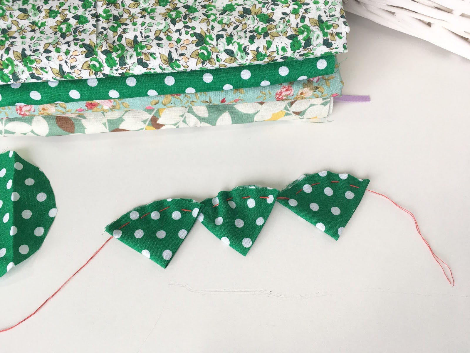 Easy fabric flowers for sewing beginners - Melanie Rose Makes