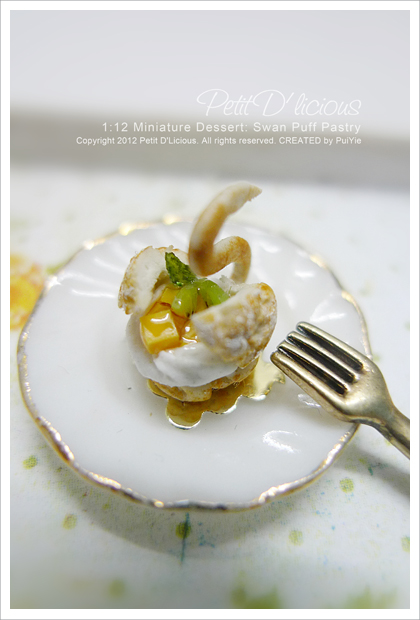 Petit D' Licious: Miniature Pastry : Swan Cream Puff