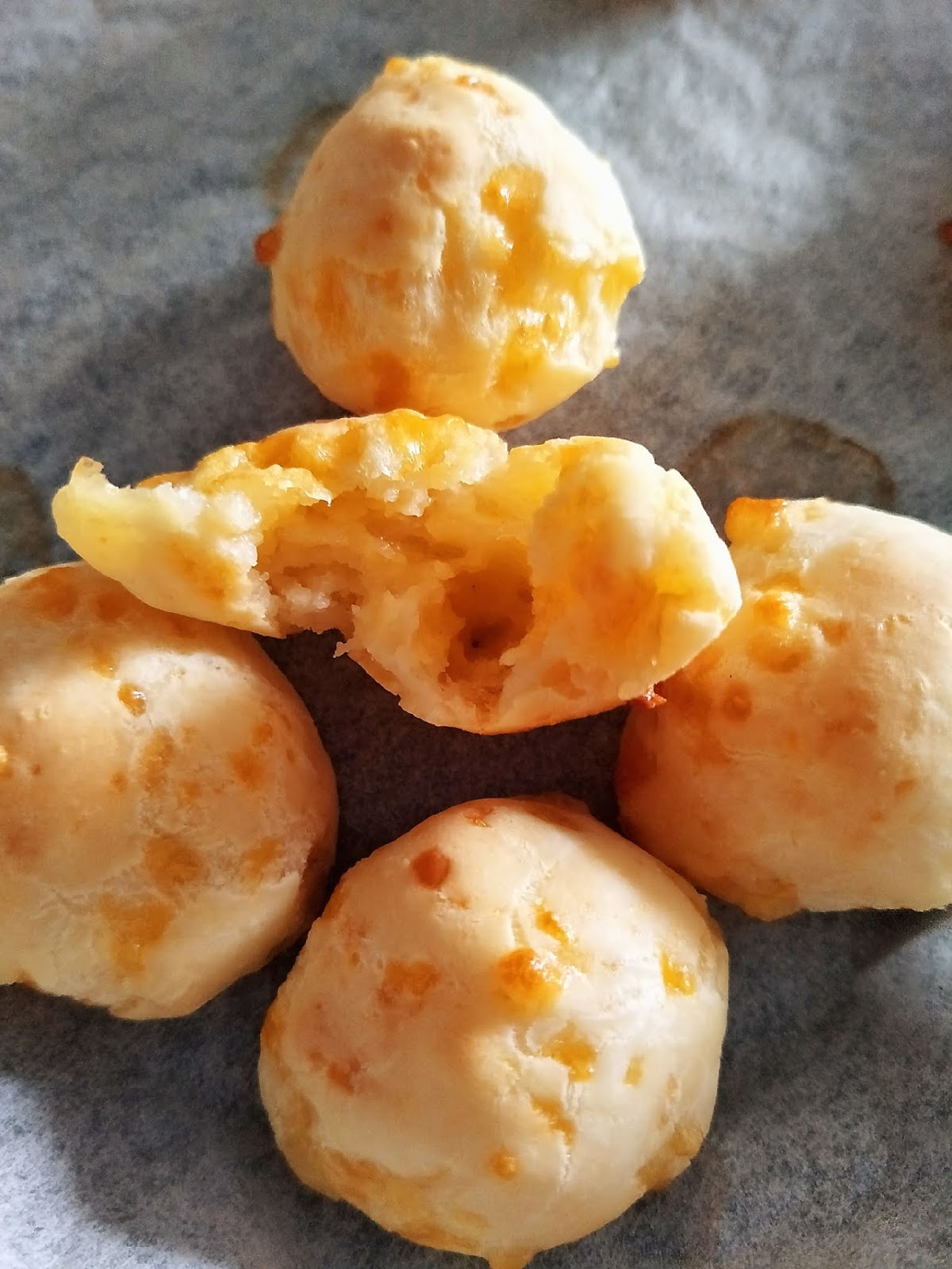 Mia Bakes: Mochi Cheese Balls ~ MollyMia