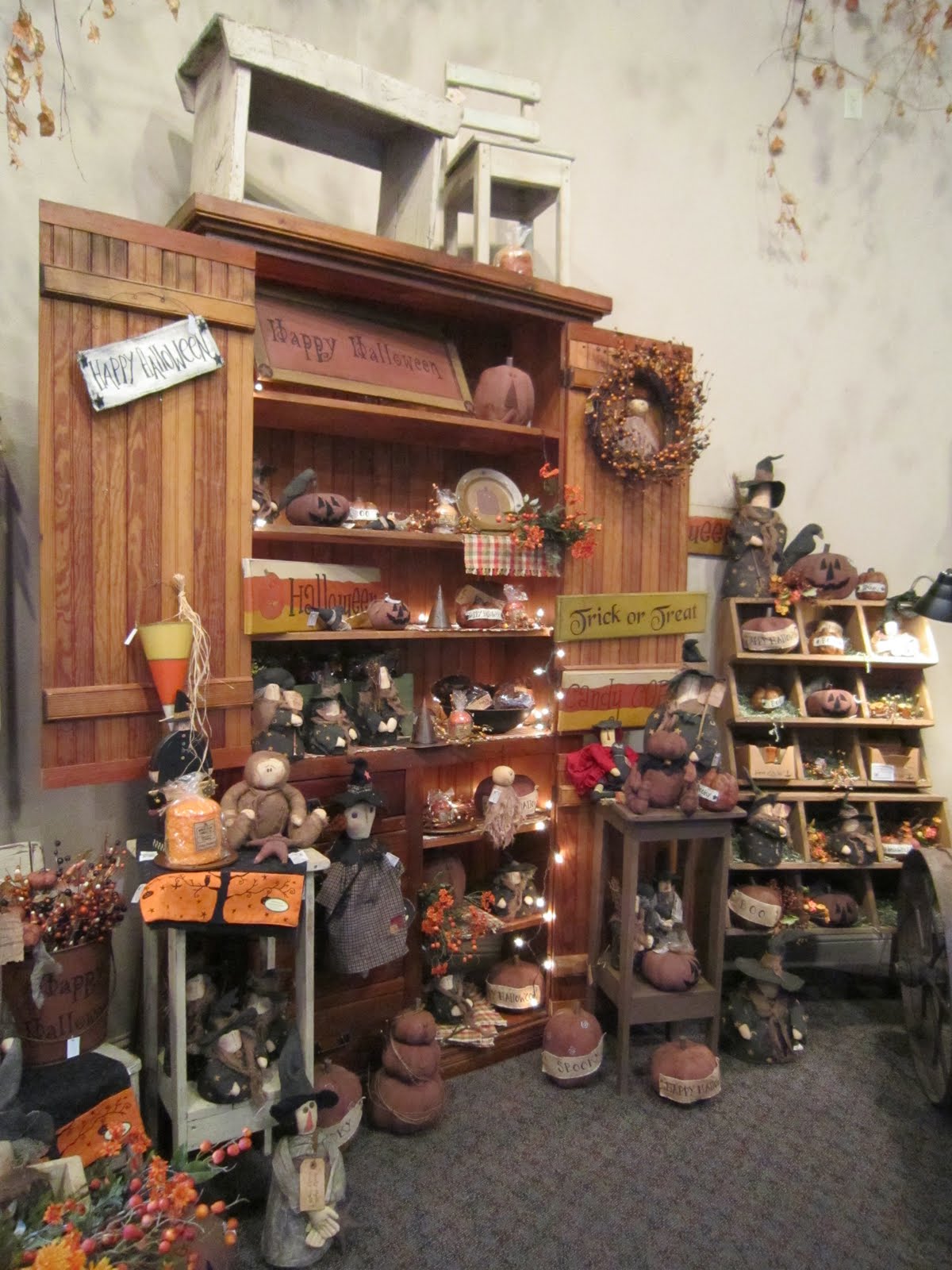 The Primitive Hutch: Lets Go To Tomah and Wisconsin Rapids!