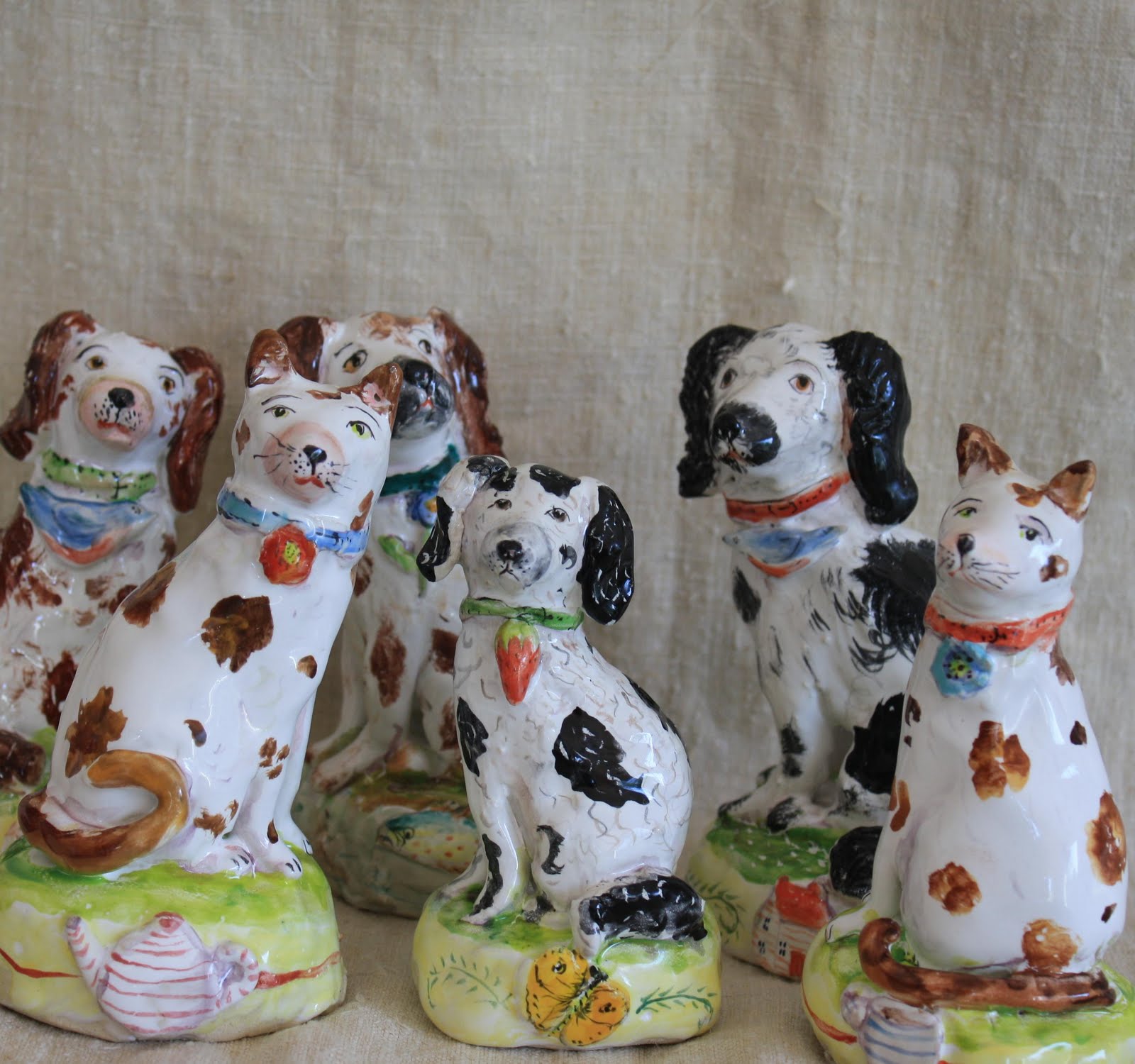pottery: Pot dogs