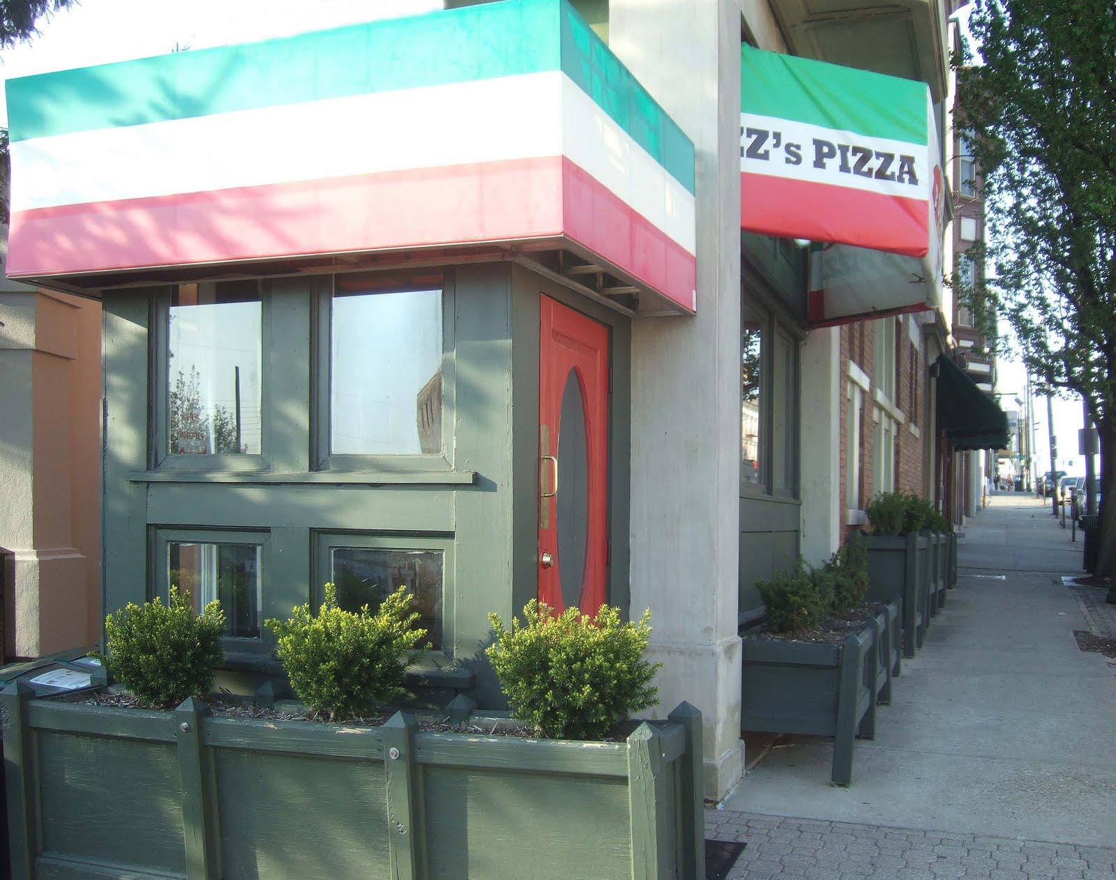 entertaining views from cincinnati: An Evening with ZZ's Pizza ...