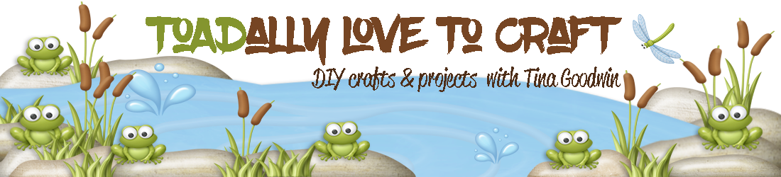 Toadally Love To Craft: Elsa invitations and cupcake toppers