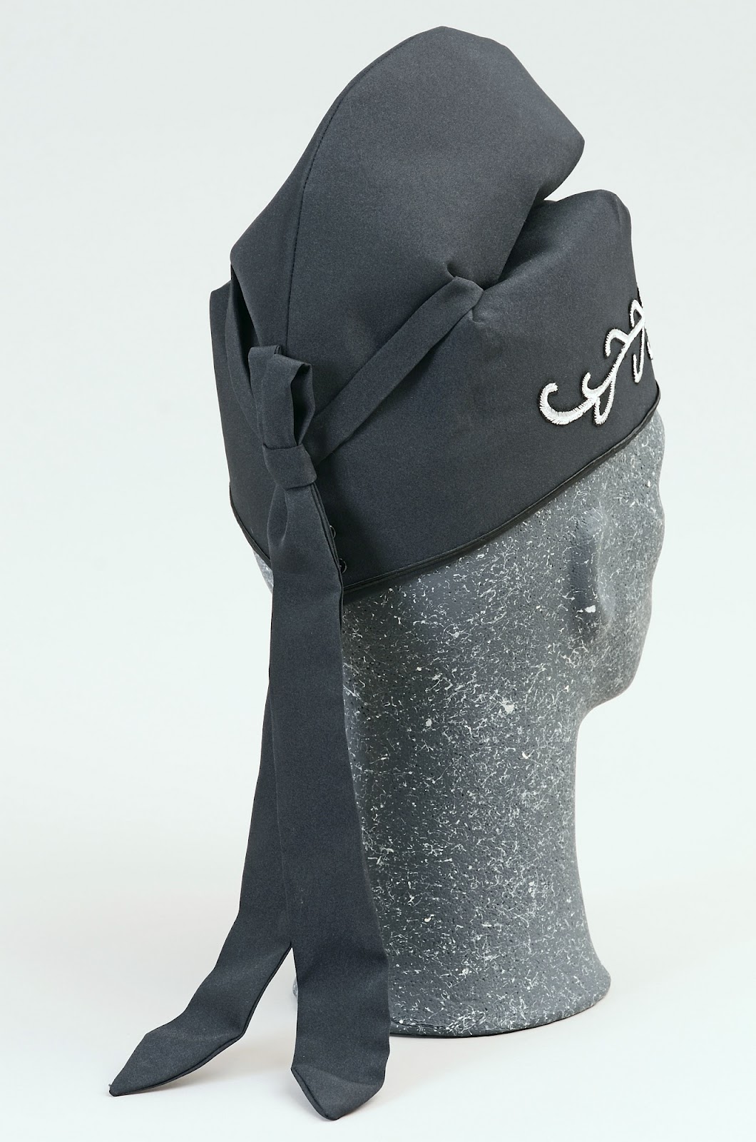 The Philippi Collection: Closeups of the Eboshi Worn by Dignitaries of ...