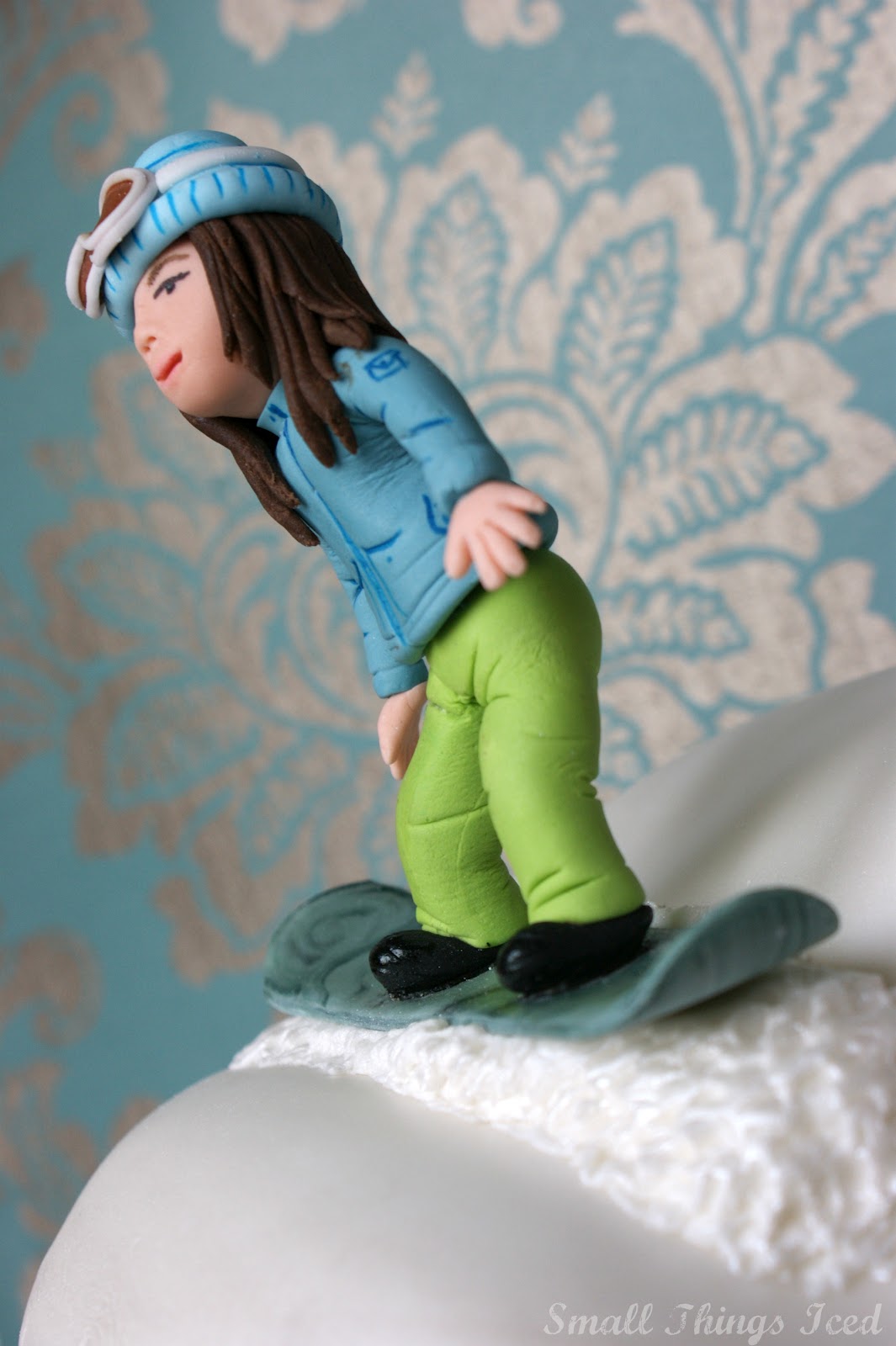 Small Things Iced: Snowboarding Birthday Cake