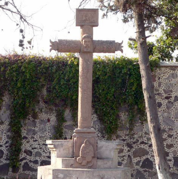 El Bable: Antes y ahora: La cruz atrial de Acolman