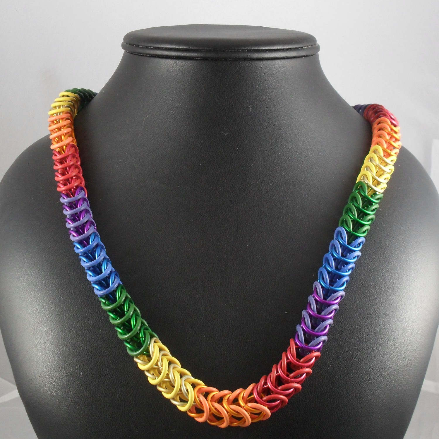 Women Beauty Tips: 20+ Stylish Colorful Necklaces for Women
