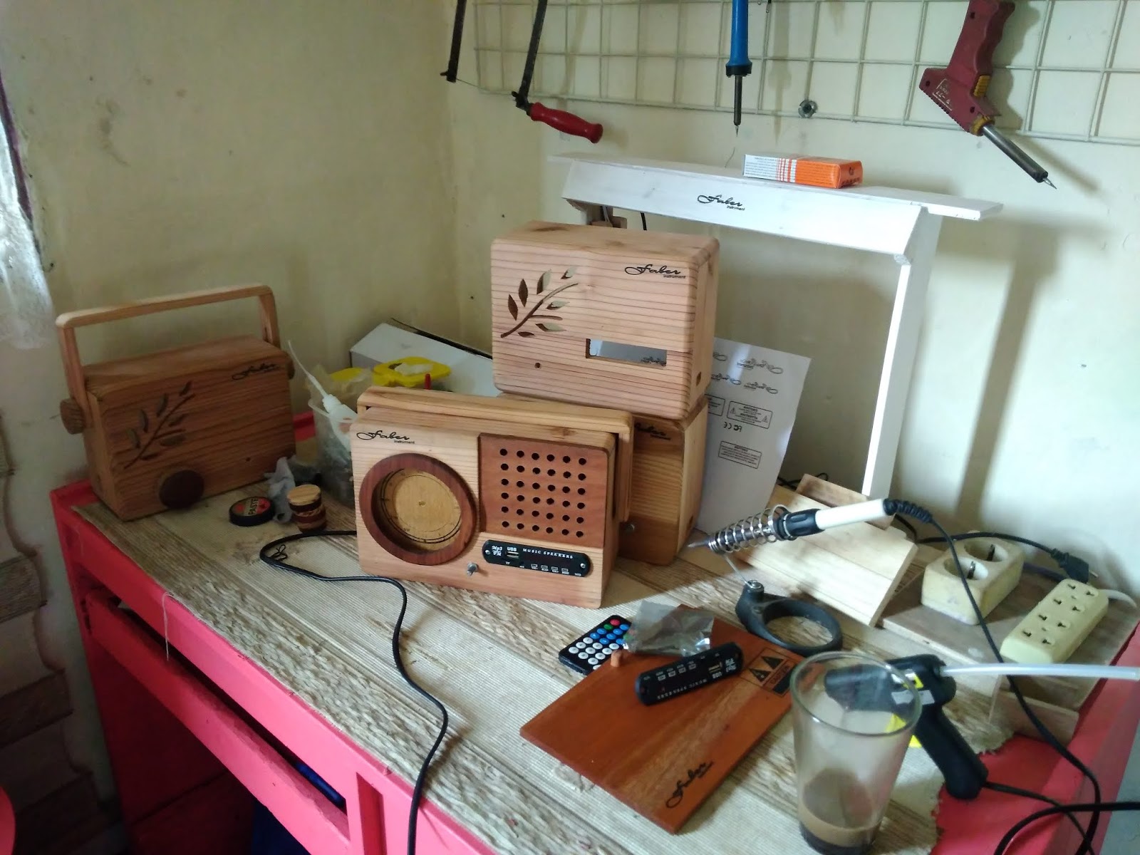 Radio dari kayu Produk local yang berkualitas – BLOGKAMARKU