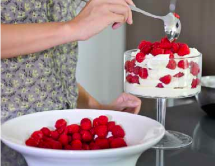 Dalia's Kitchen: Raspberries with Vanilla Mascarpone
