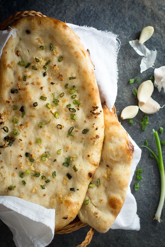 Homemade Garlic Naan Bread | Reni's Kitchen