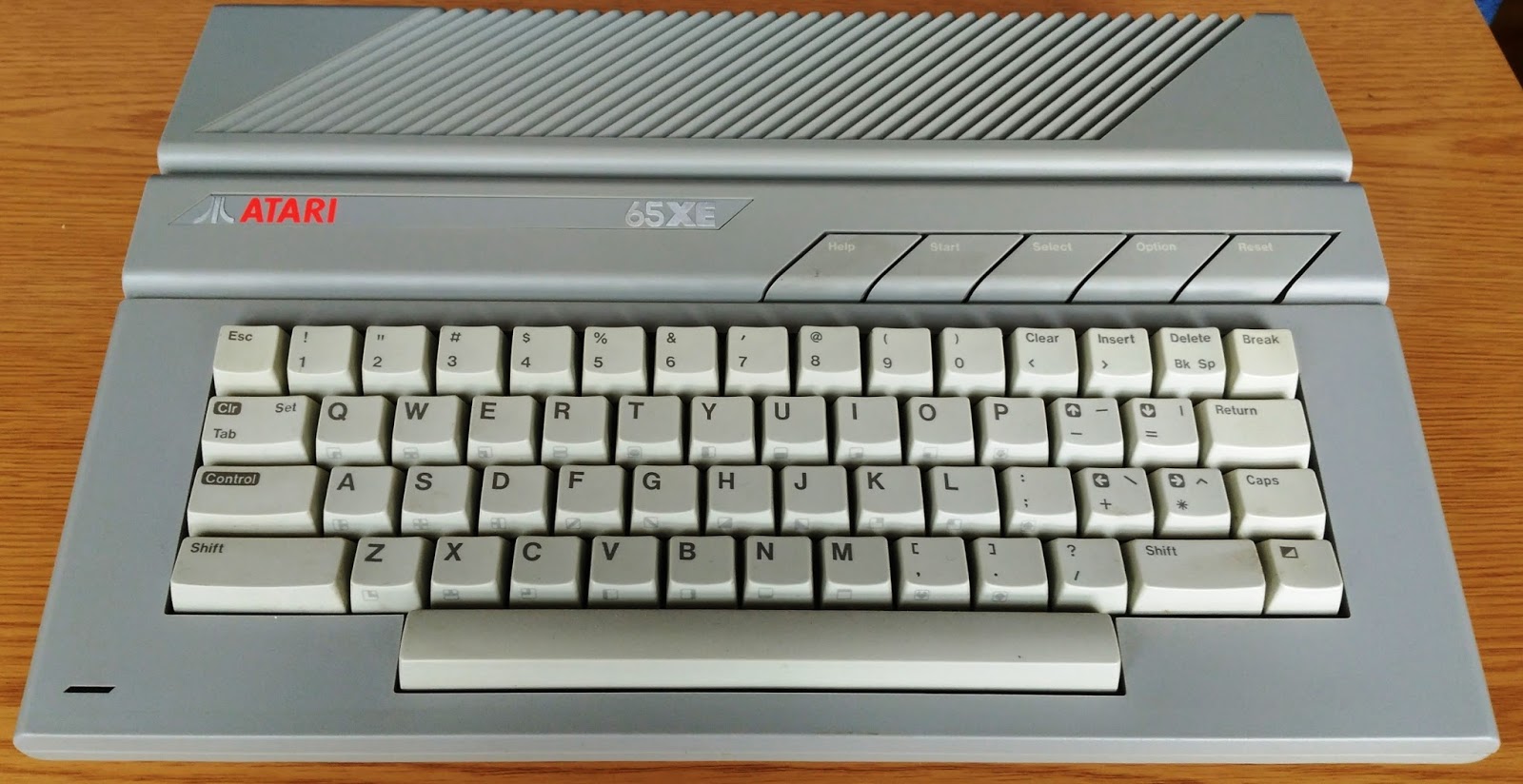 Retro Ordenadores Orty: Atari 65XE (1985)