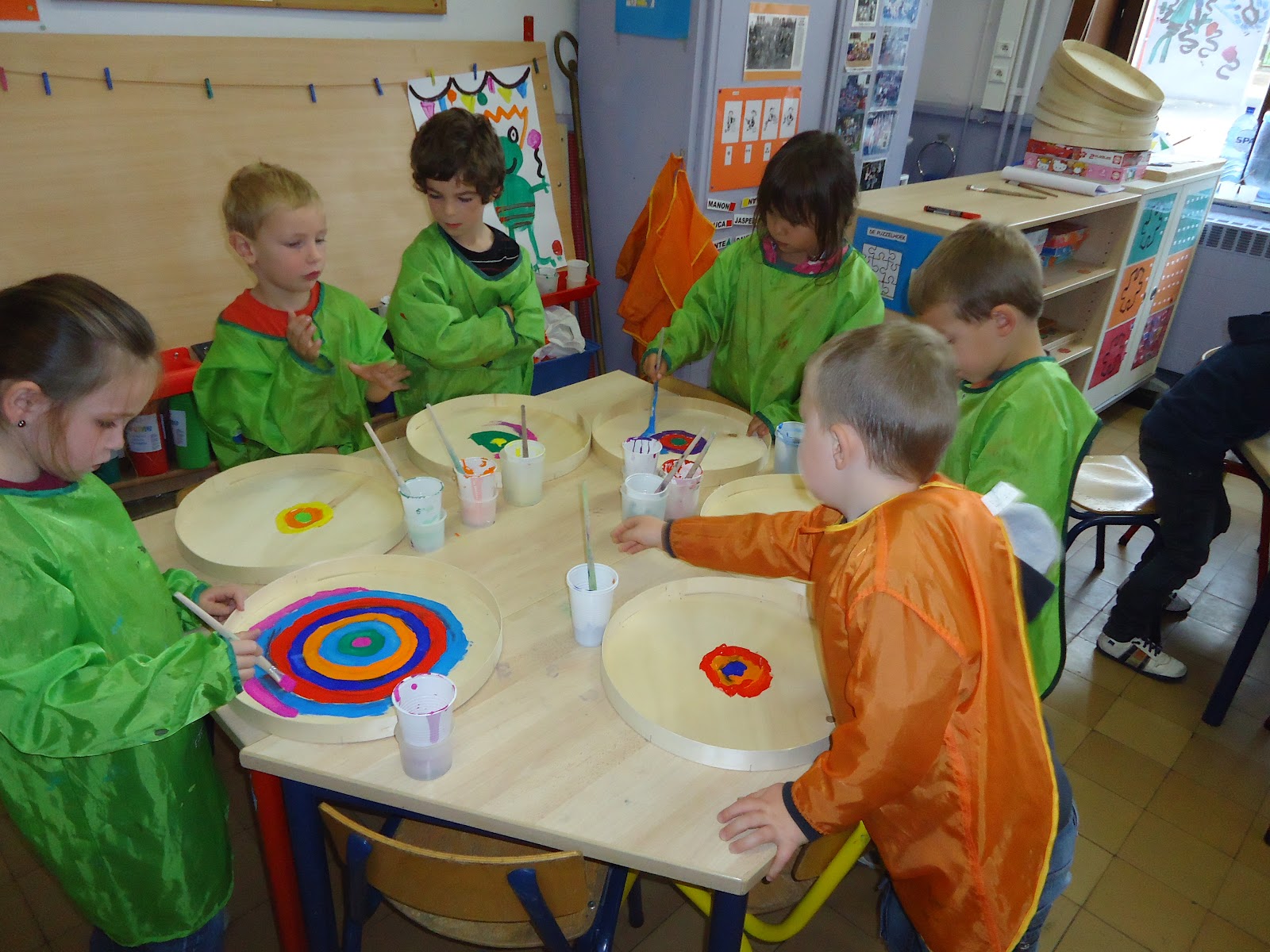 Derde kleuterklas: 2013-2014: THEMA: VORMEN!