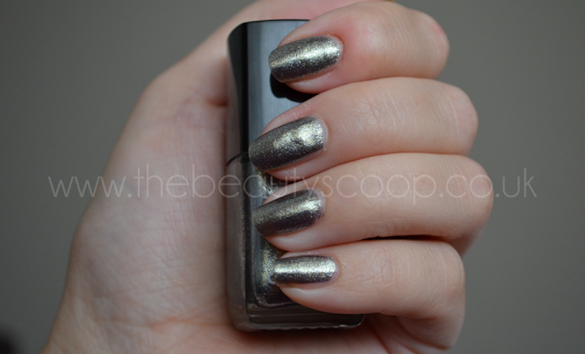 The Beauty Scoop!: Chanel Fall 2011 Le Vernis Nail Colour - GRAPHITE (529)!