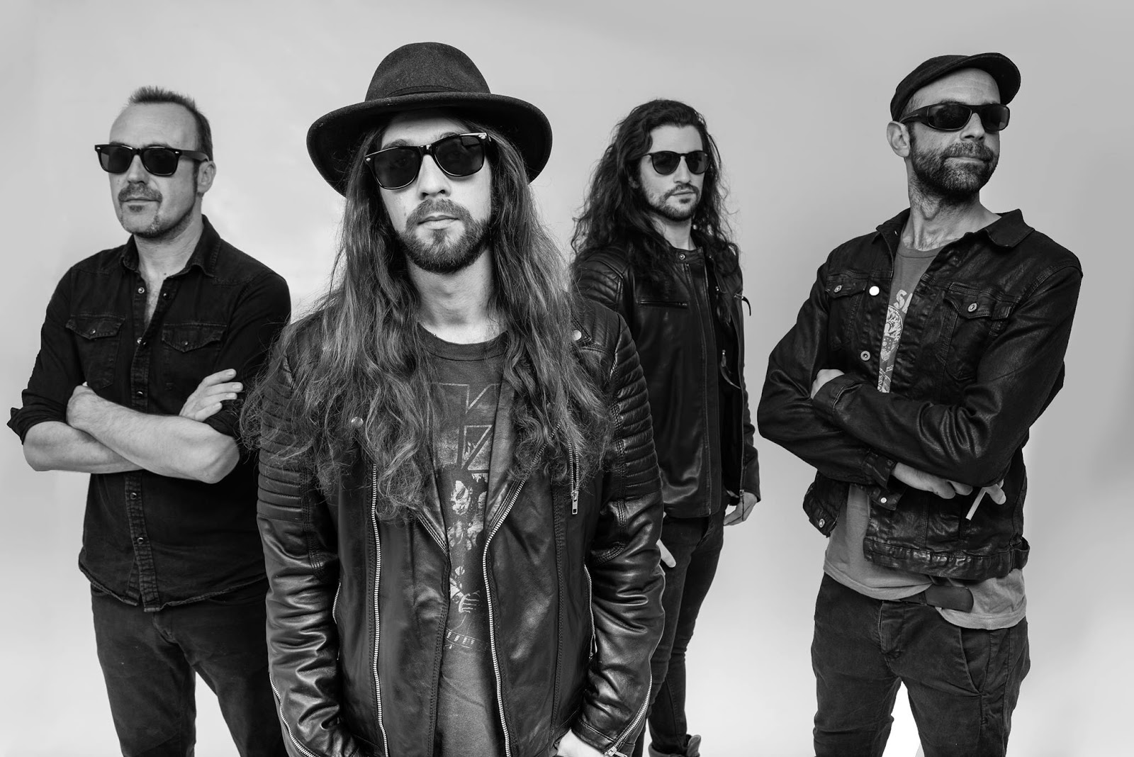 Esquirlas de Metal: Rock electrificante desde Cai.