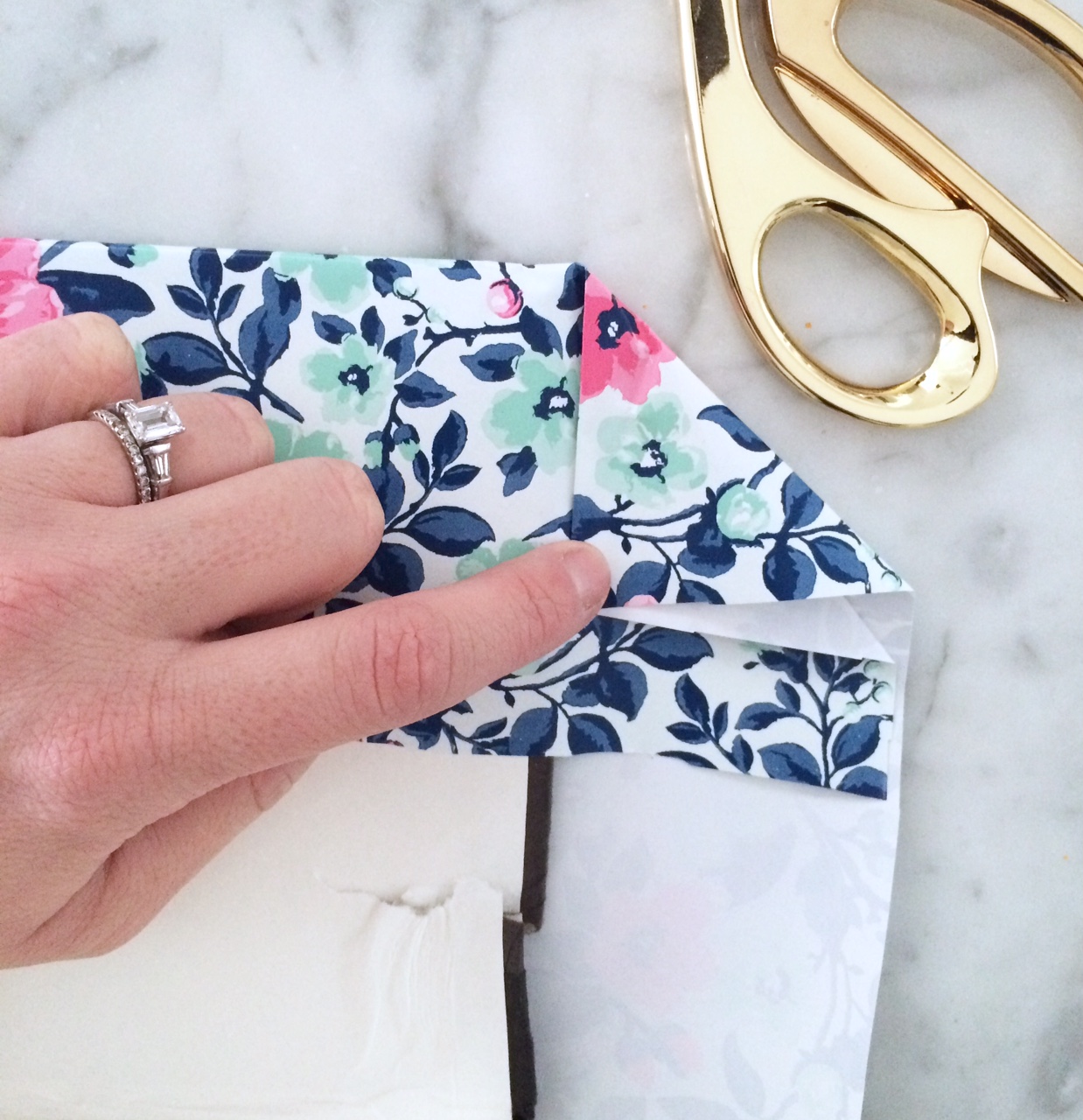 DIY Wrapping Paper Book Cover - Harlow & Thistle