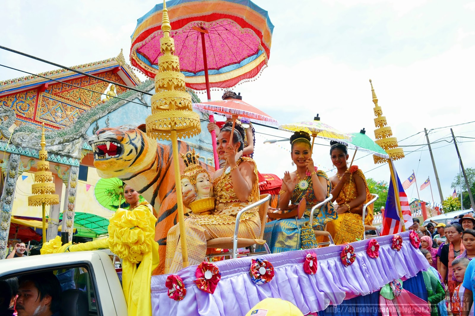 miss smile in the house :): tempat menarik di PERAK