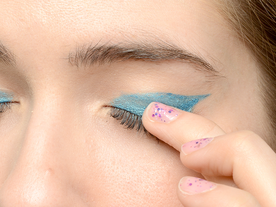 Bisous Darling: Teal Shadow : Tutorial