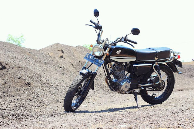Foto Modifikasi Honda CB Hitam Keren