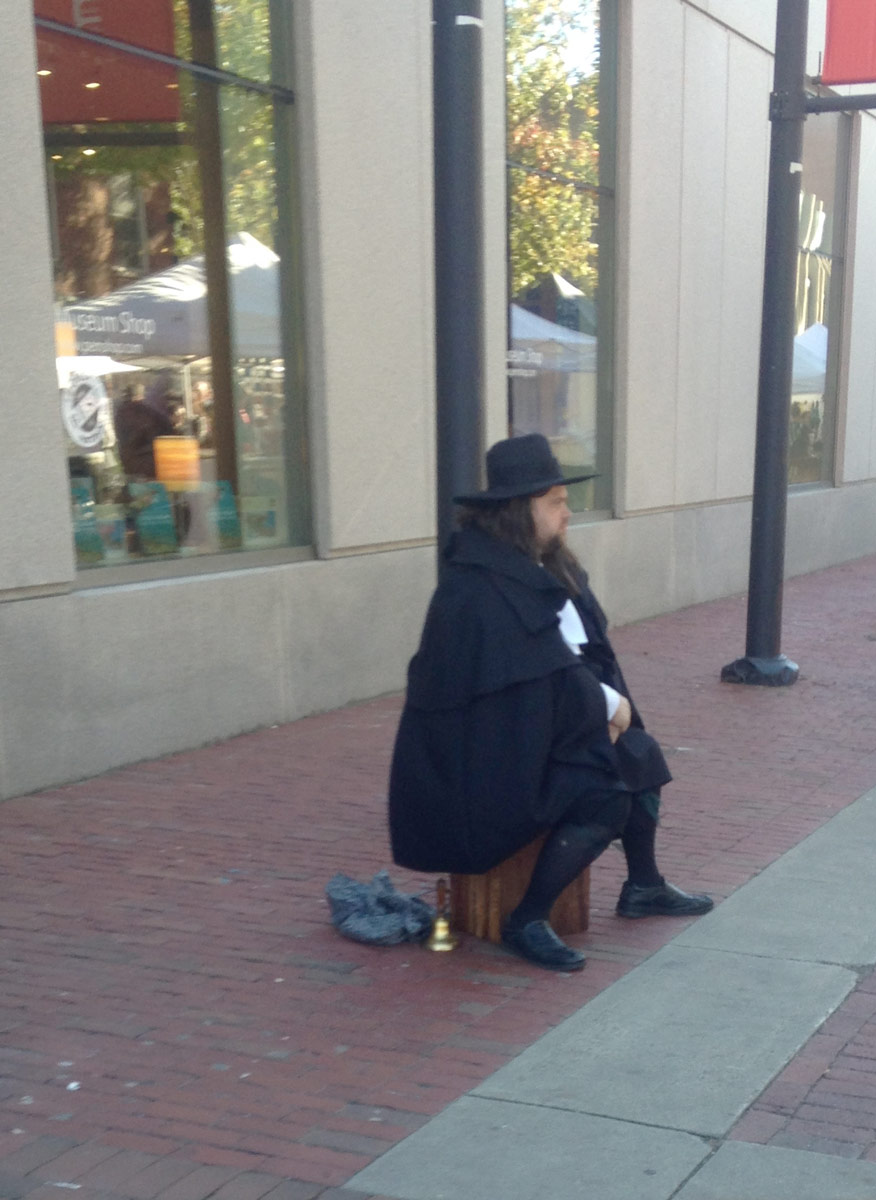 twin city sidewalks: People Sitting on Things that Aren't Chairs #4