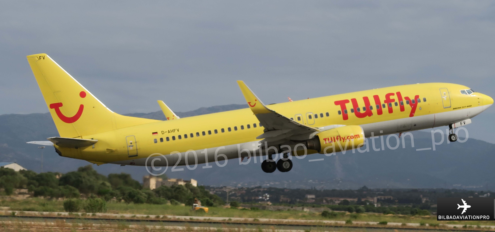 bilbao_aviation_pro: Tuifly Boeing B737-Empieza el gran Aniversario-