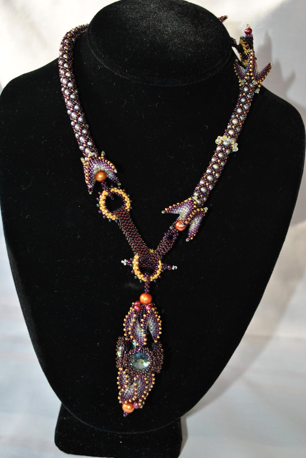 Bumblin Beads: Laura McCabe's Lantern Lighter Necklace Variation
