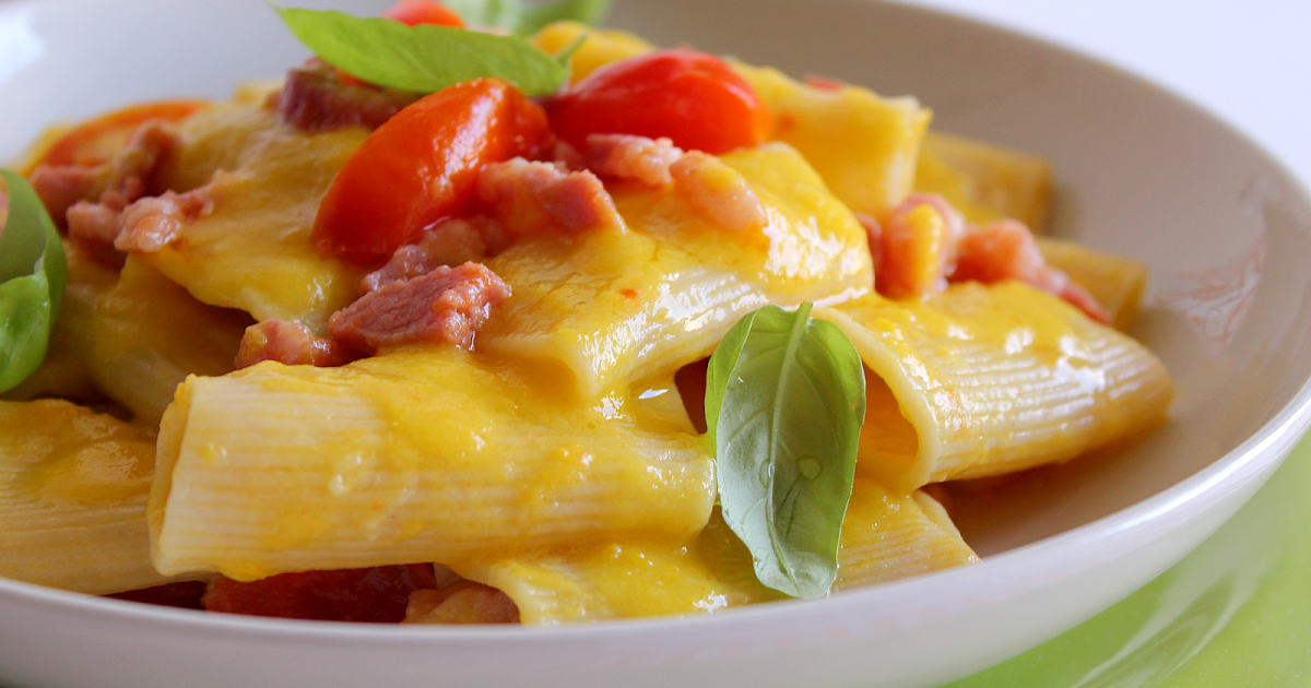 La Tavola Allegra: Rigatoni con Crema di Peperone, Pancetta e Pomodorini