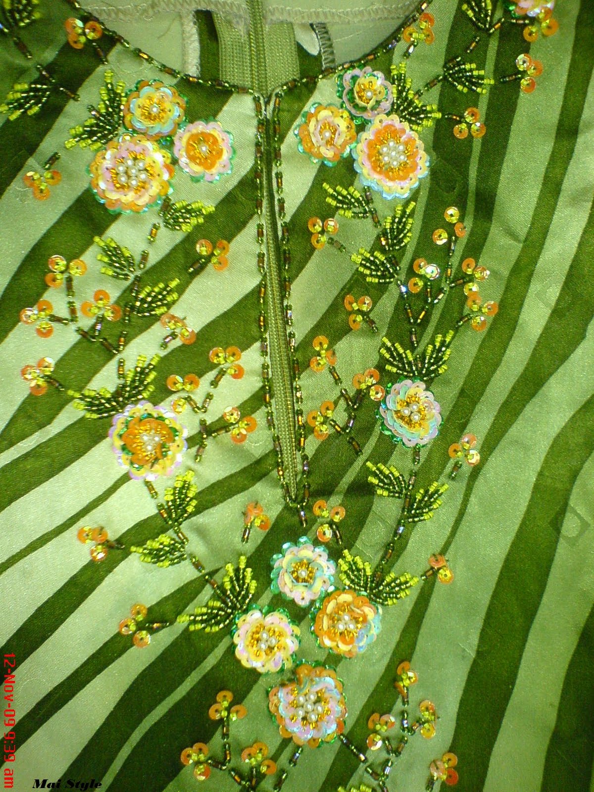 Mai Style - Manik & Sulaman: contoh jahitan manik di leher baju
