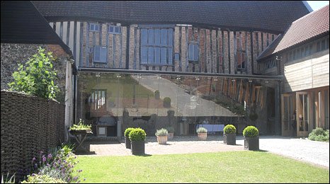 The Diary of an Itinerant Story Teller: Here be Dragons! The Guildhall ...