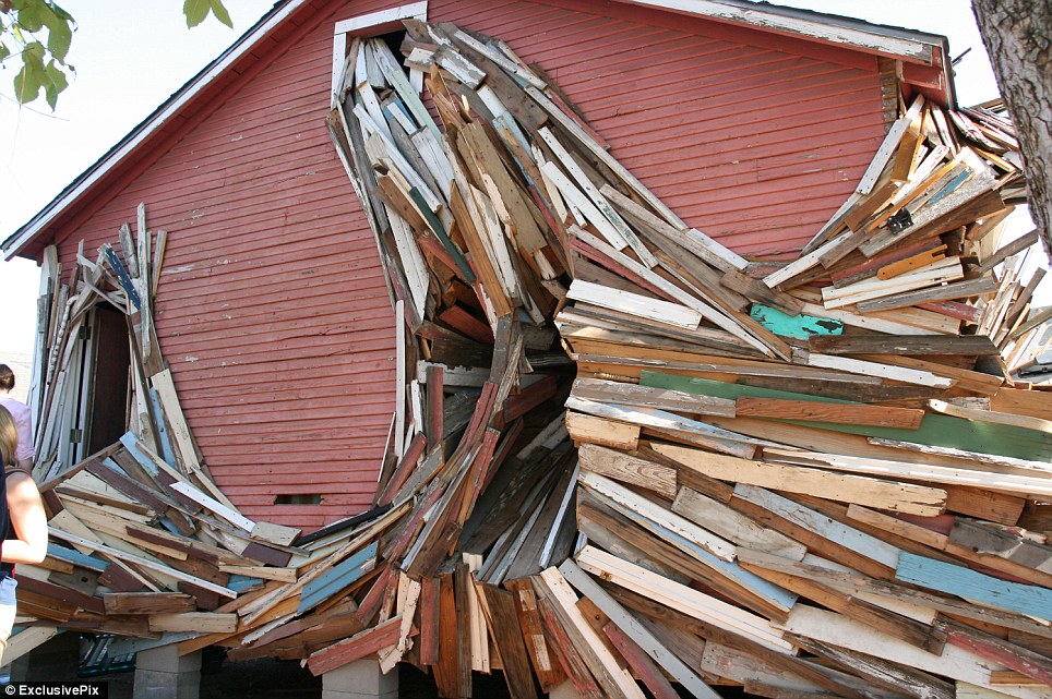 Lemon Harangue Pie: Exploding house art