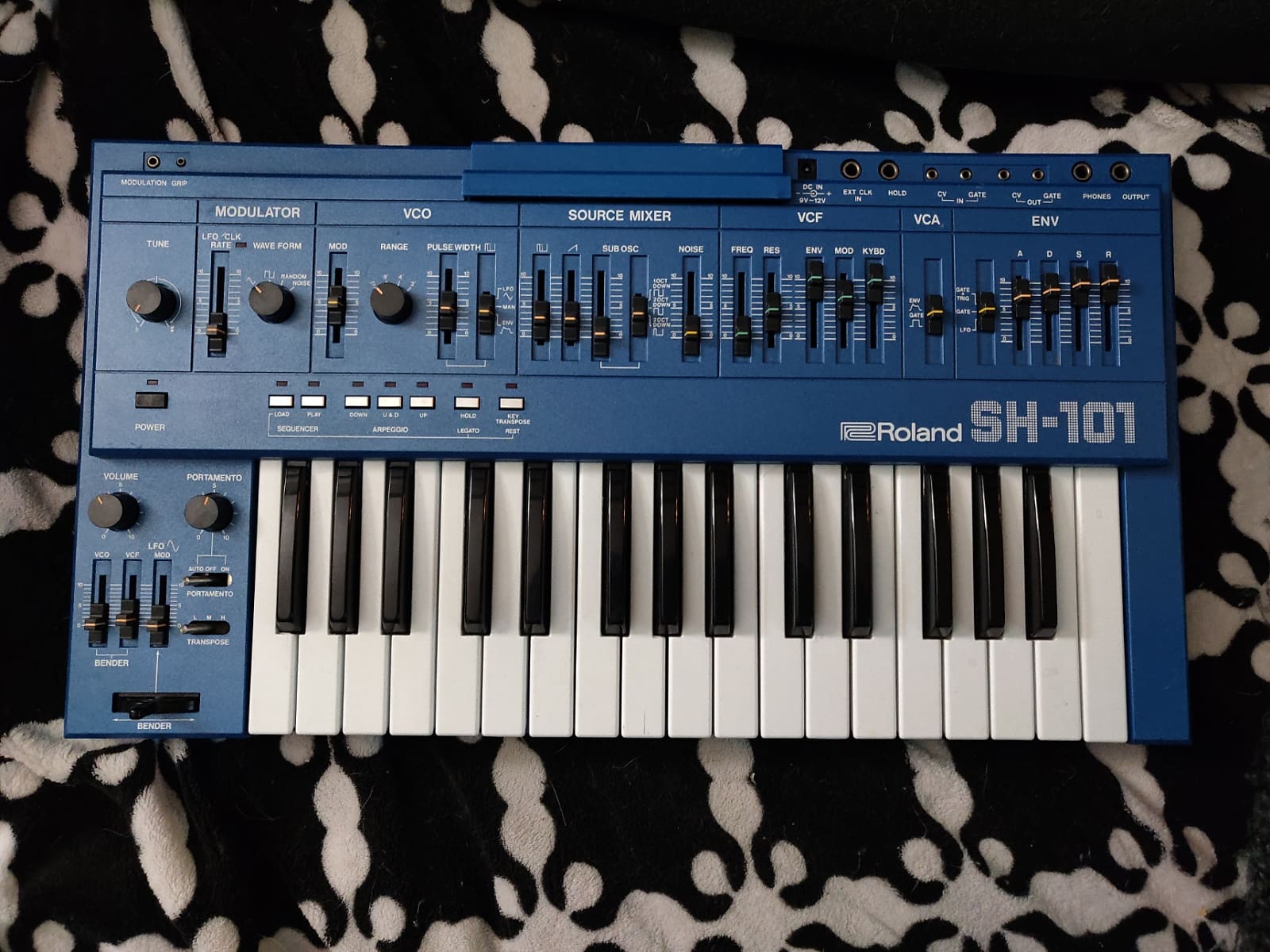 MATRIXSYNTH: Blue Roland SH-101 Monophonic Analog Synthesizer