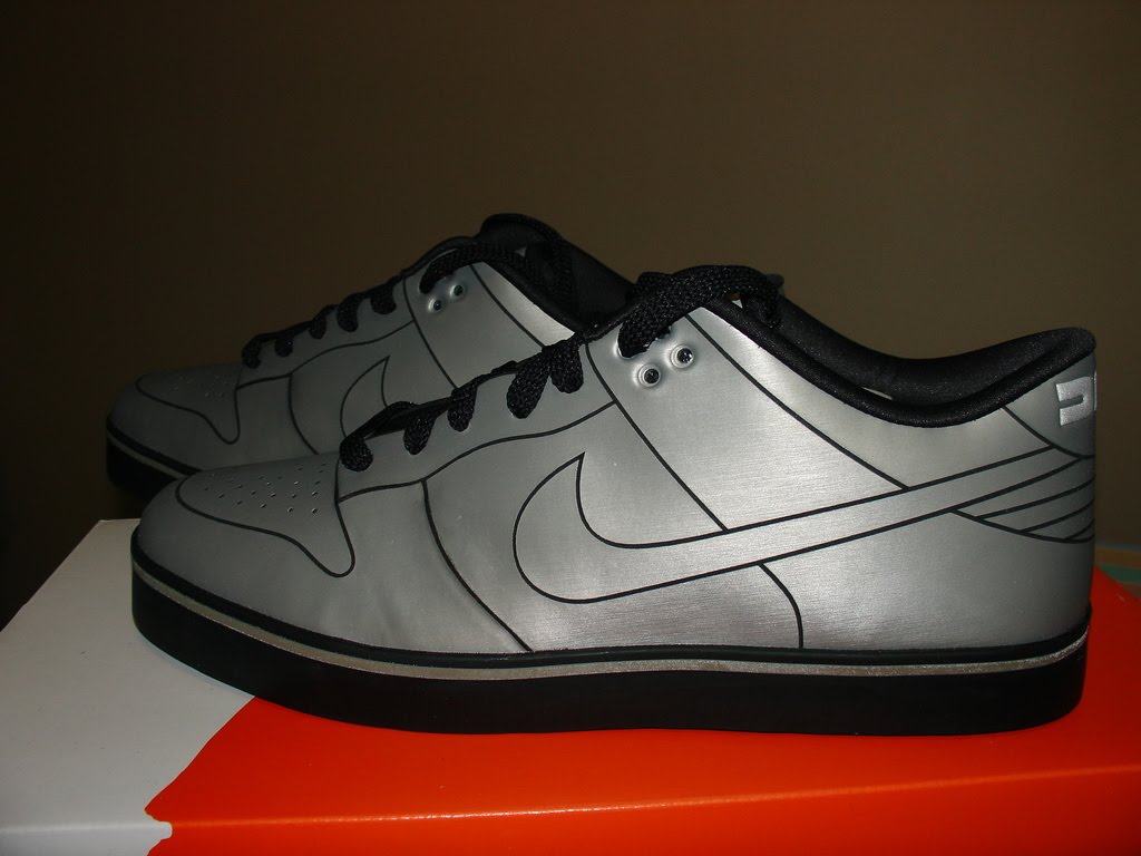 ric on the go: Back to the DeLorean Dunks