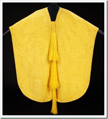 Dreadful Dreary: Garments made from spider thread