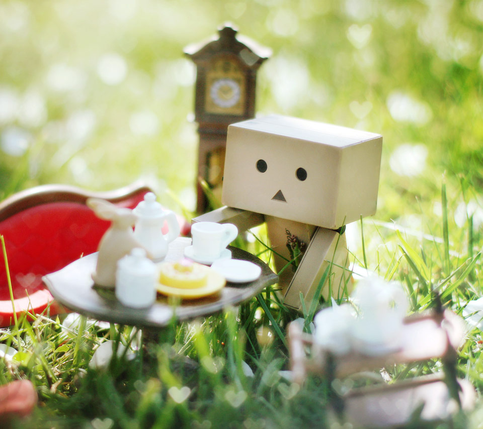 Cute Little Box iPhone Background Wallpapers - Stylish Dp's