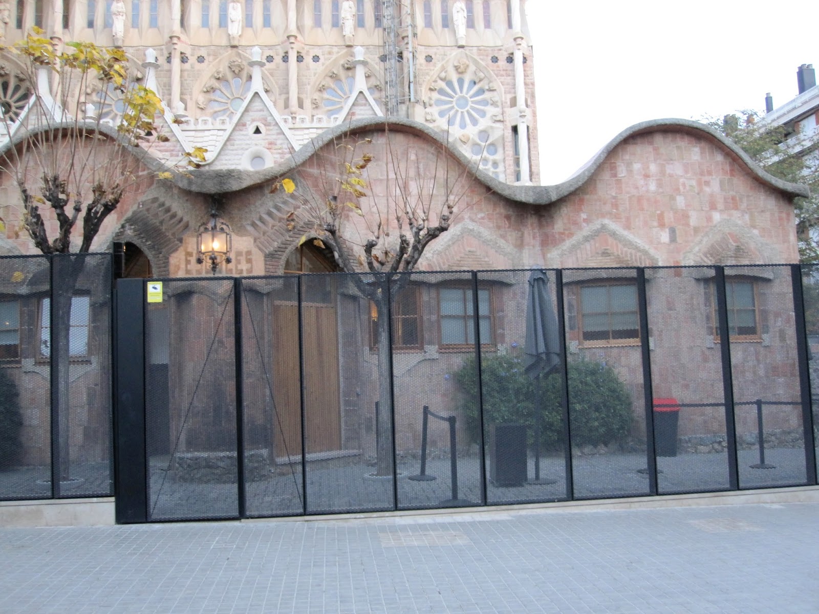 Tot Barcelona: Les "Escoles" de Gaudí.