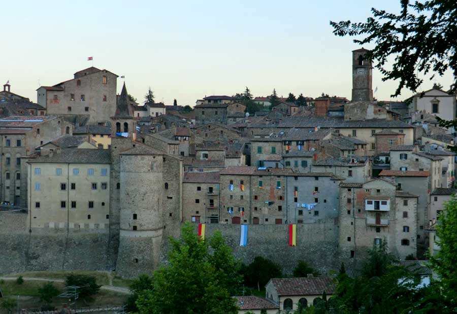 Italia, fotos e historias by Patzy: Anghiari, ejemplo del medioevo Toscano