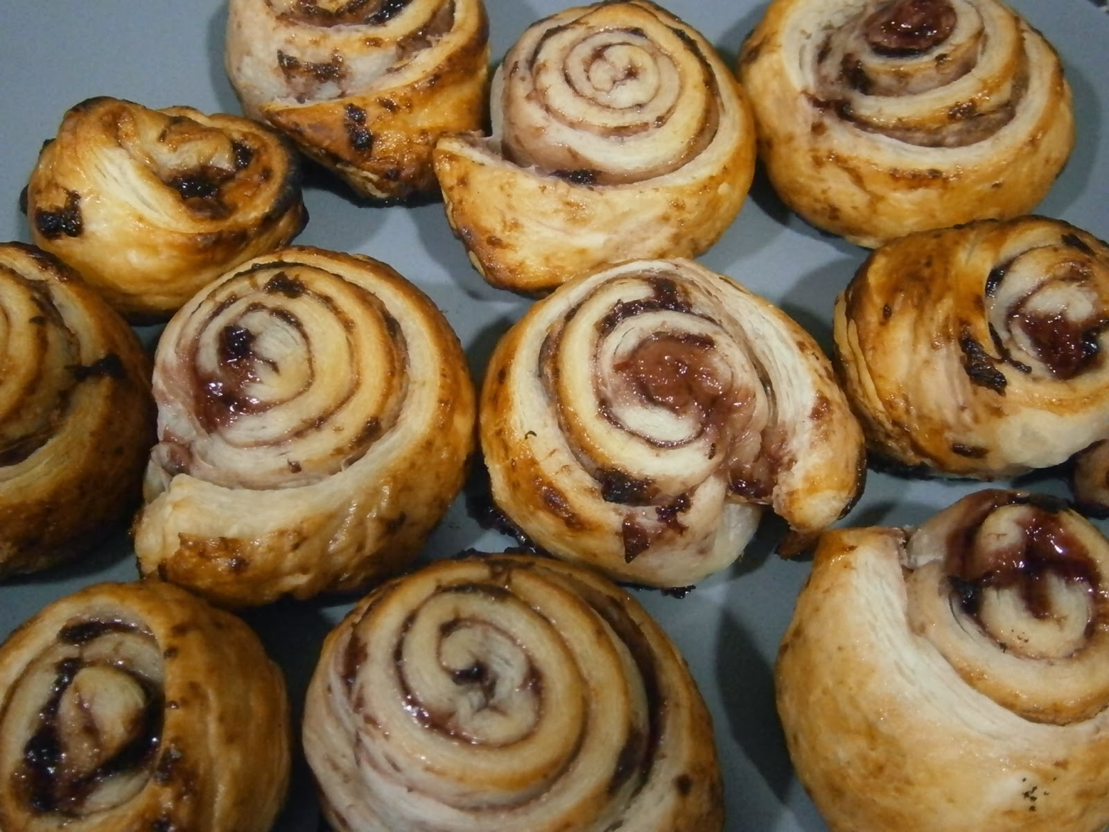 OSUKAA IS COOKING: ROLLITOS DE HOJALDRE CON MERMELADA DE CEREZA / PUFF ...