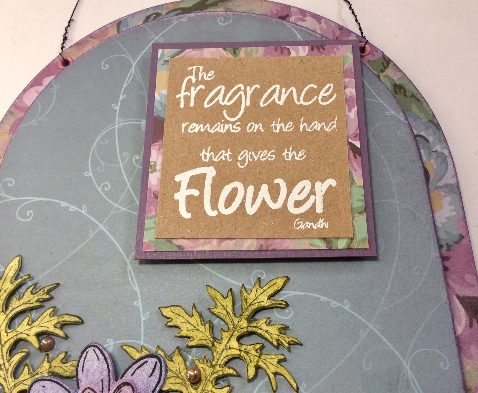 Tando Creative: Patterned Papers - Floral Plaque