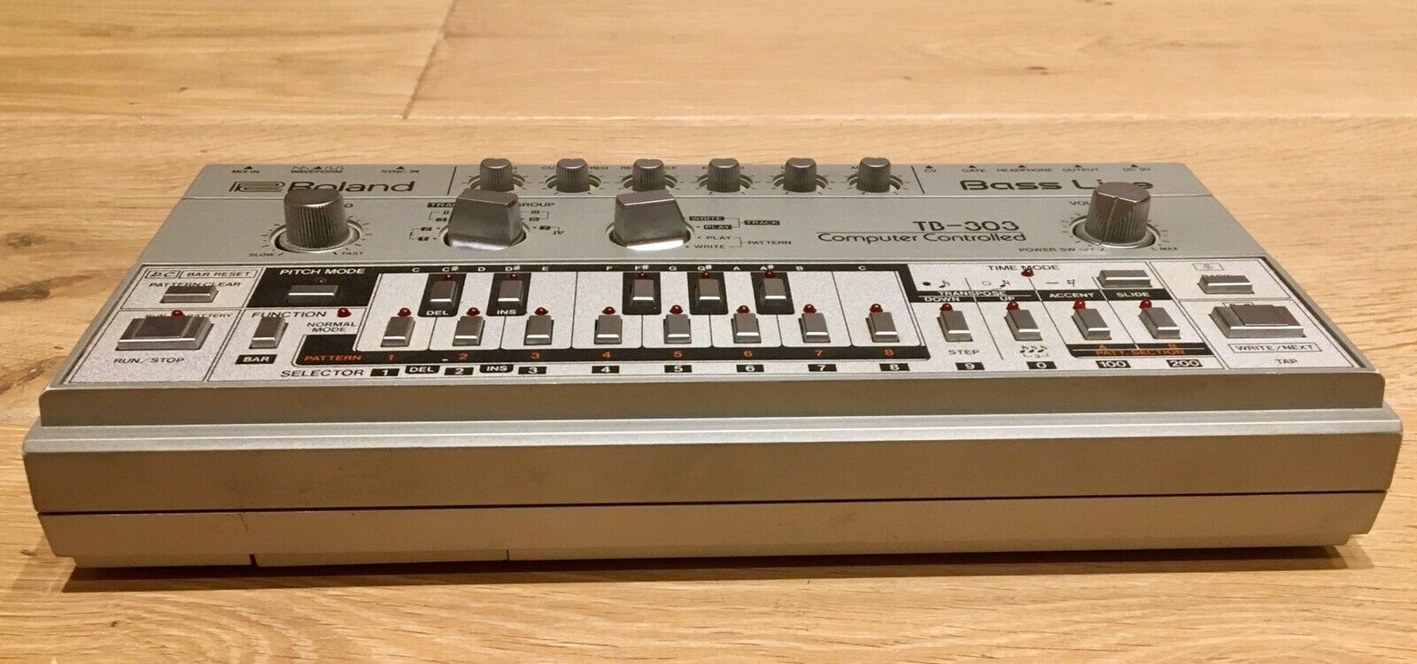 MATRIXSYNTH: Roland TB 303 Original Bass Line Synth