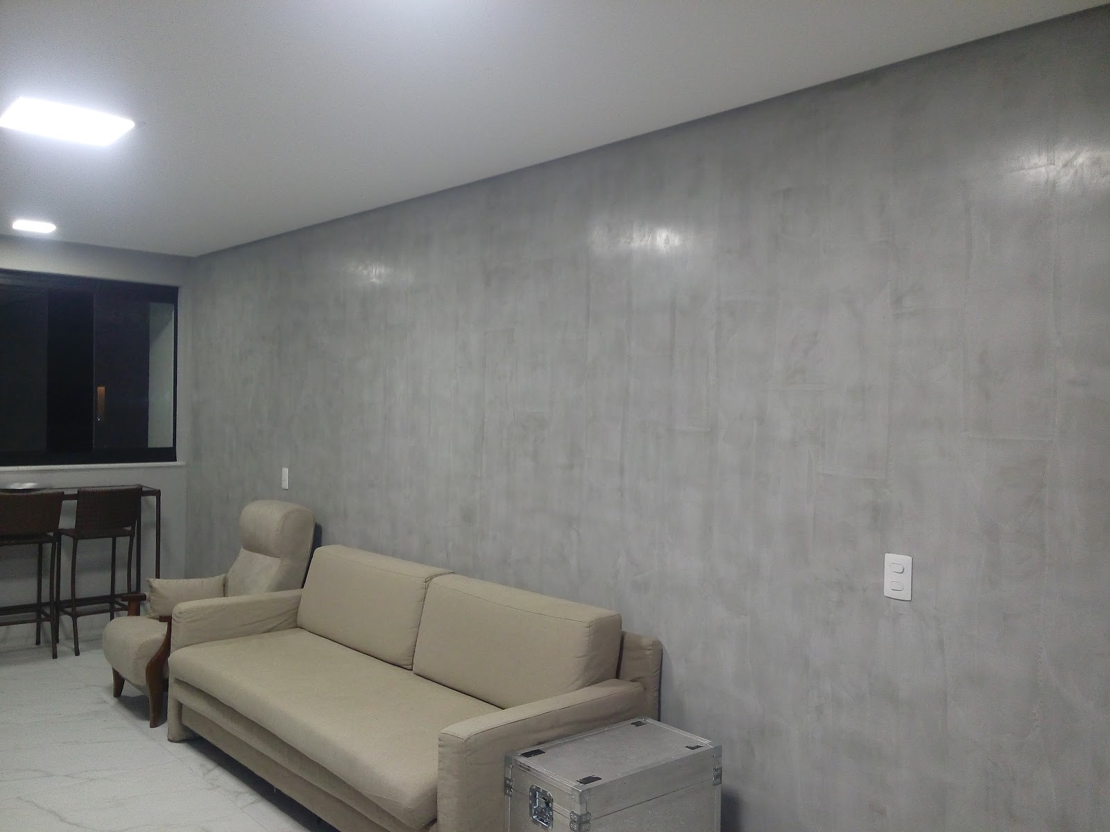 Antes e depois da textura cimento queimado.