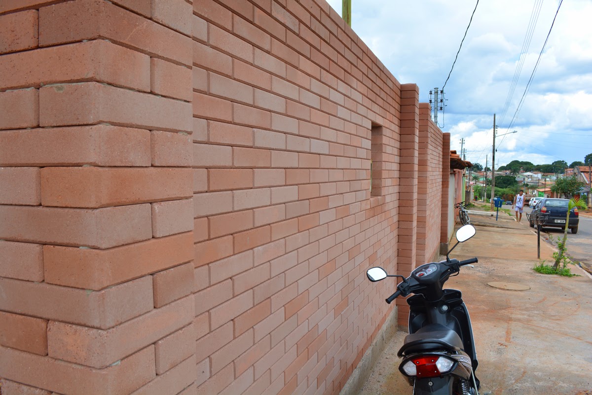 EcoTijolos: Subindo um muro de tijolos ecológicos (2)