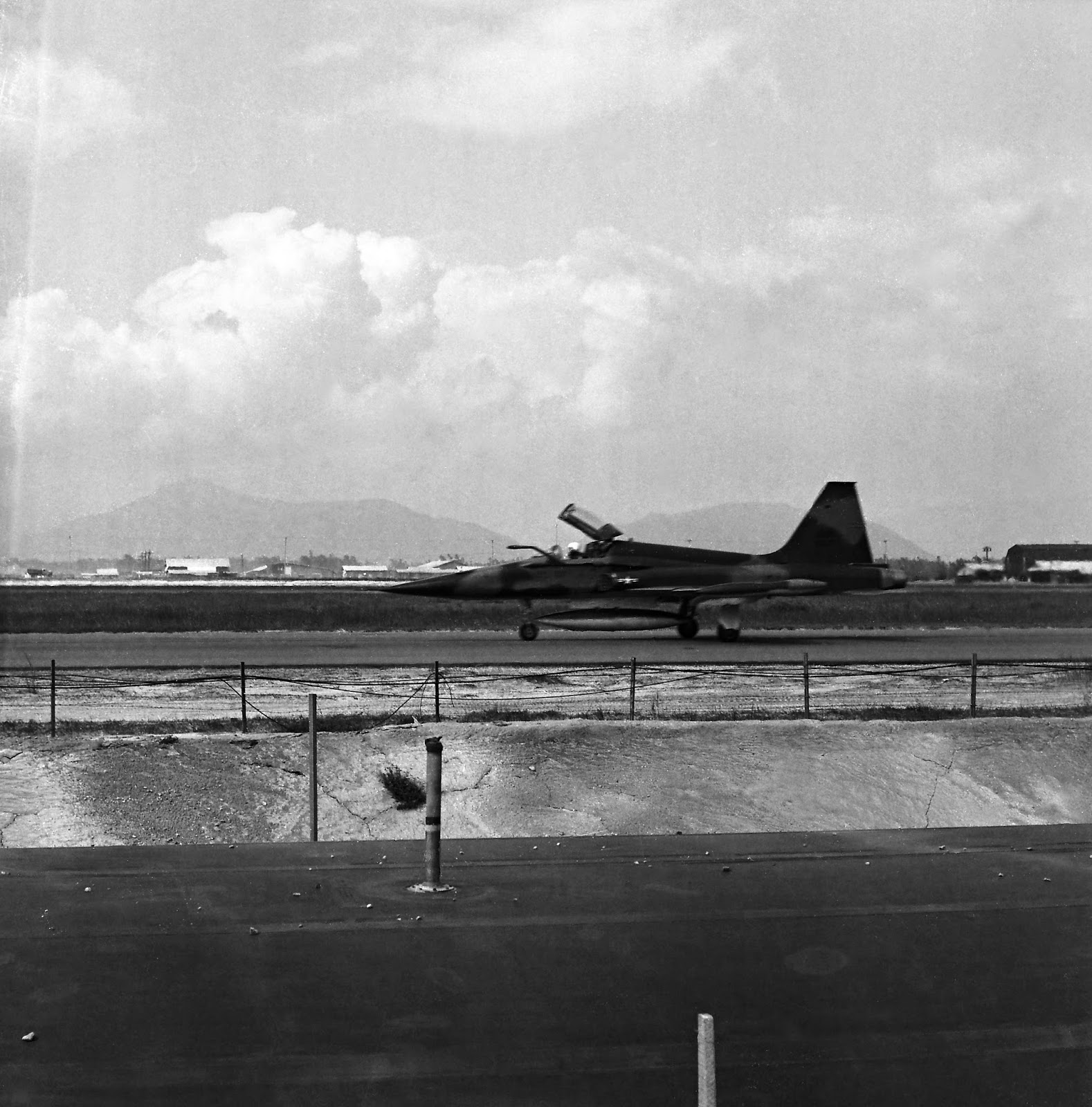 Da Nang Air Base: Jul 29th, More Jet Aircraft