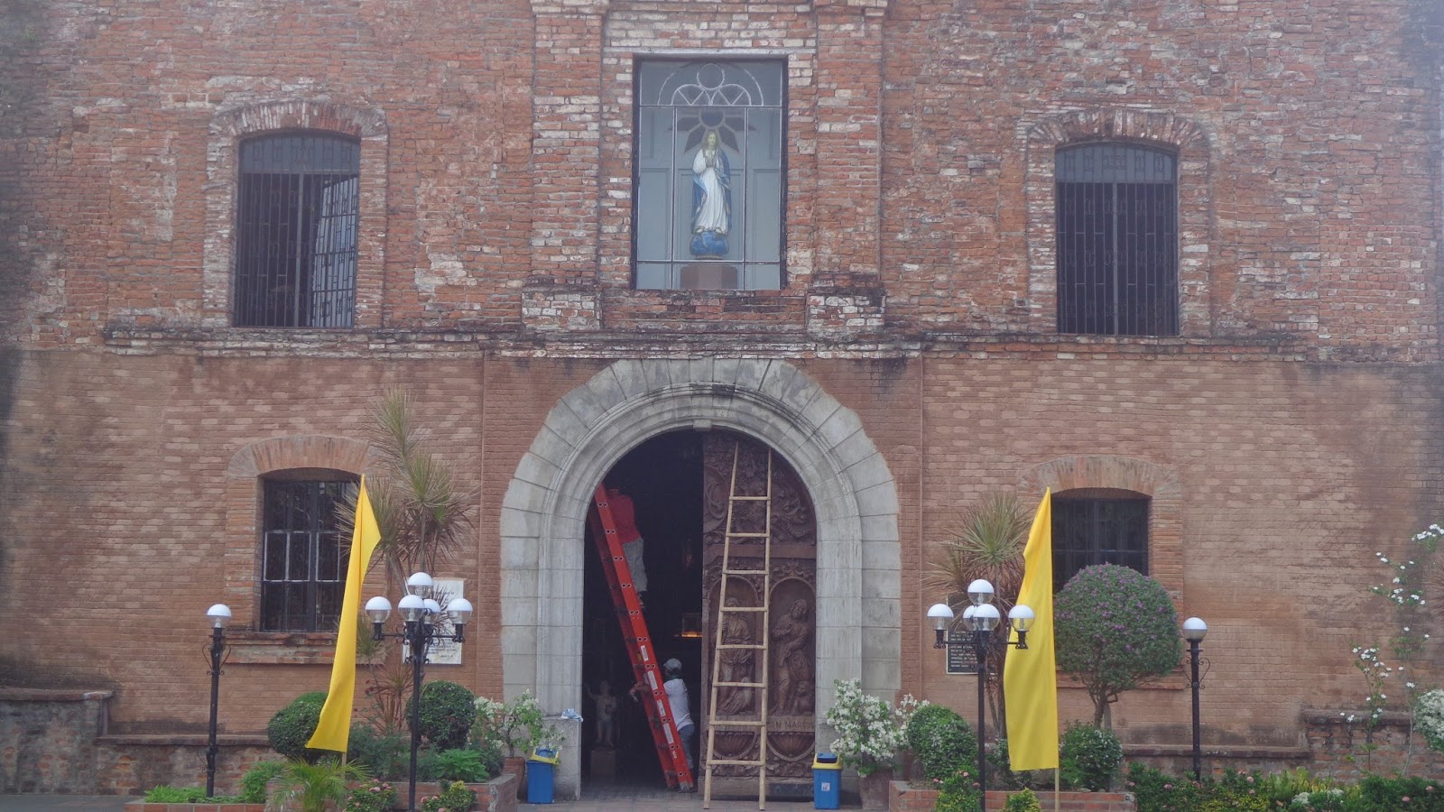 Marinduque Chronicles: Of Old Houses & Churches - The Wandering Juan