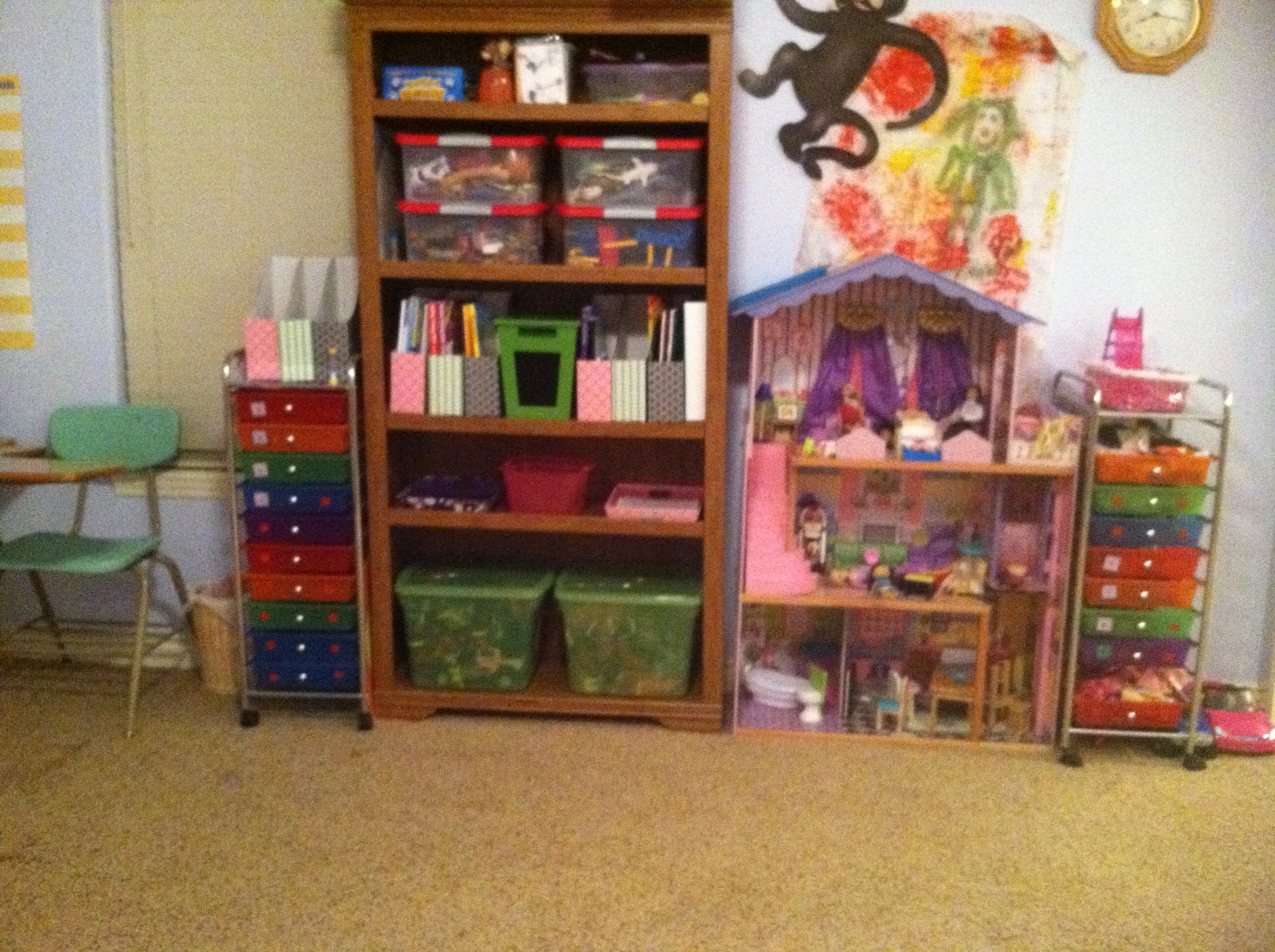 Discovery Kidzone Montessori Adventures: Our Homeschool Classroom...so far!