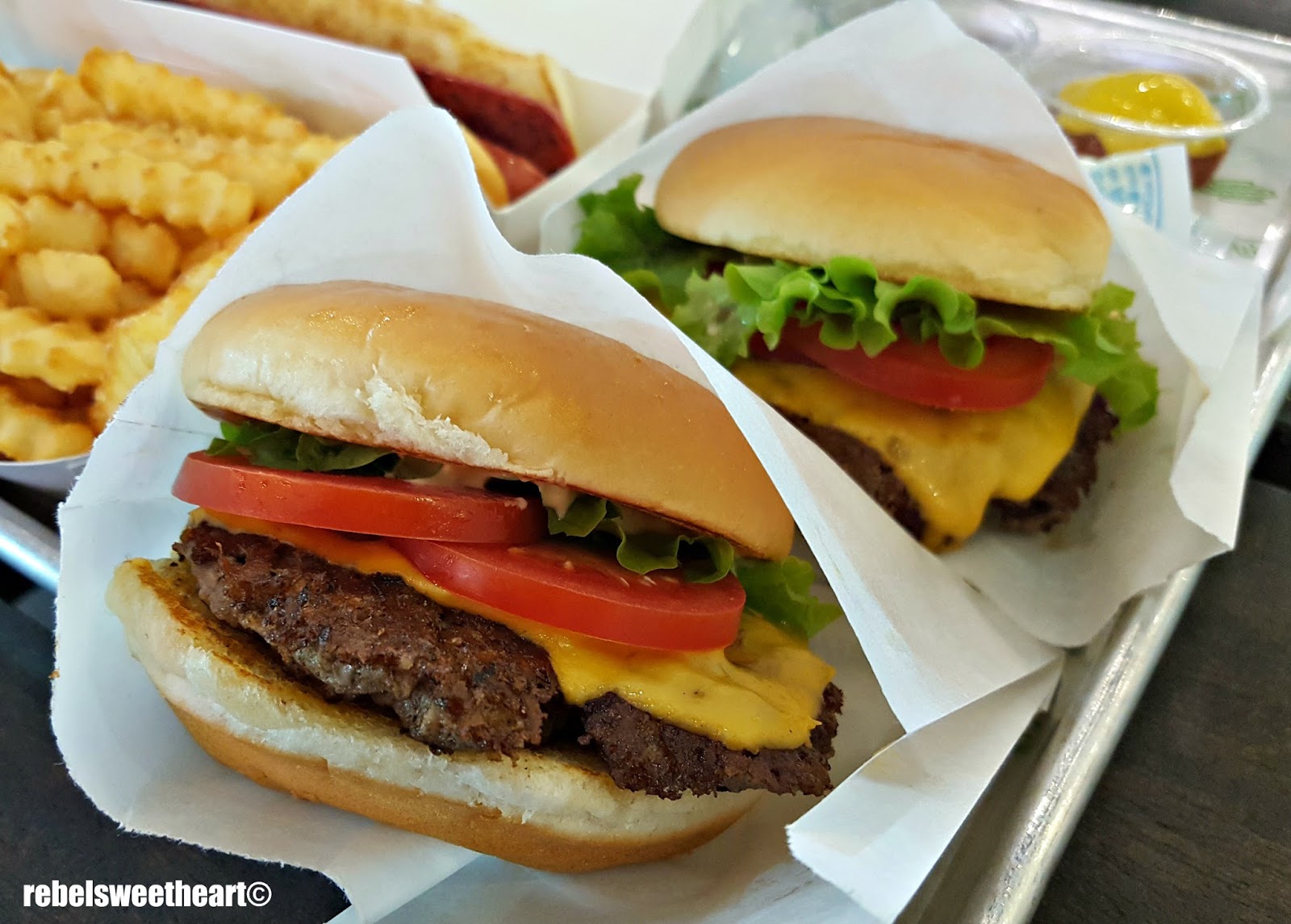 The Rebel Sweetheart.: Foodie Goodie | Shake Shack at Dongdaemun, Seoul.