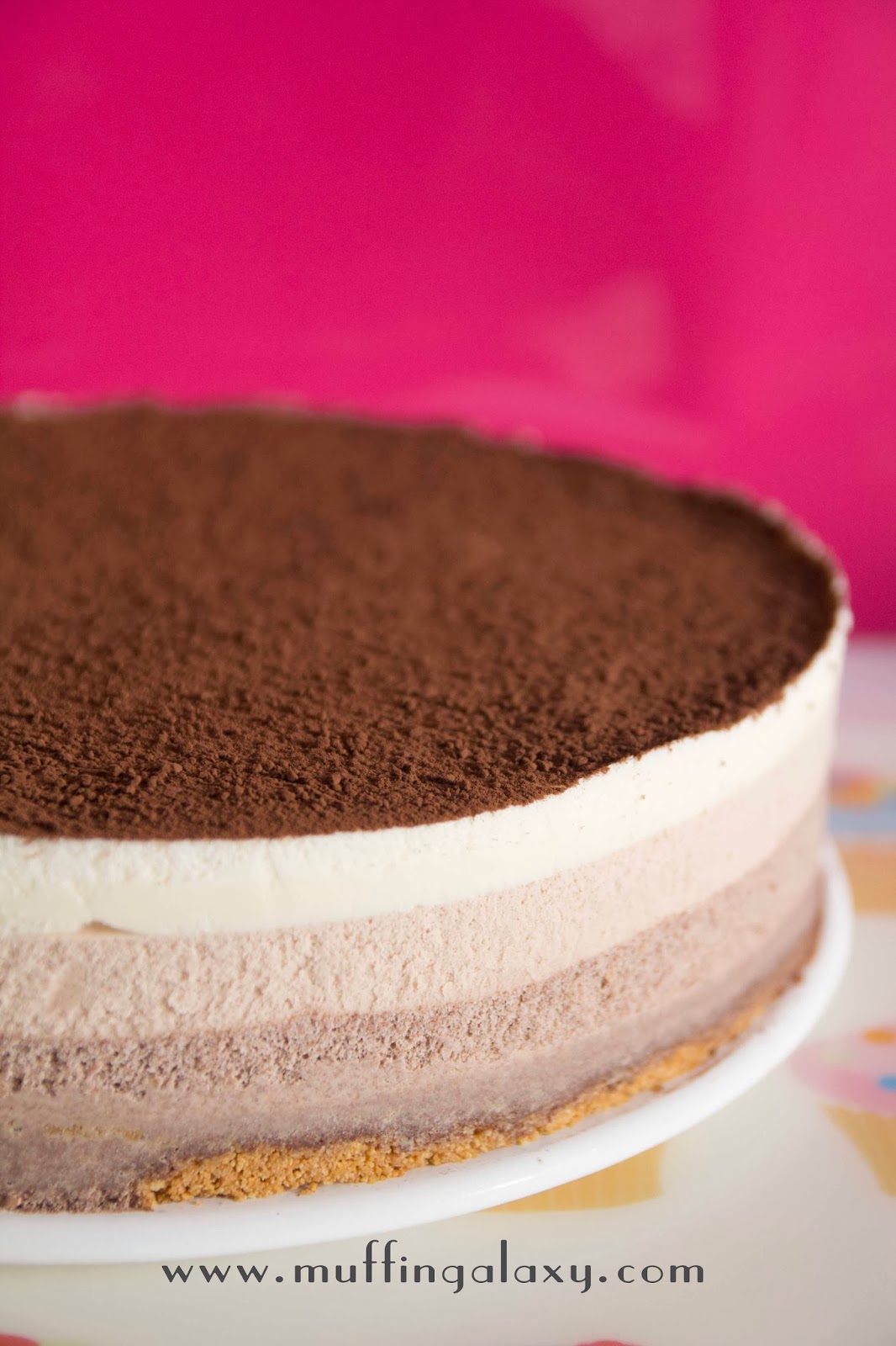 Muffin Galaxy: TARTA MOUSSE DE TRES CHOCOLATES SIN HORNO