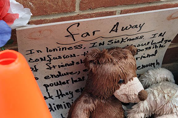 Washington's Other Monuments: Memorial shrine for Selina Knight