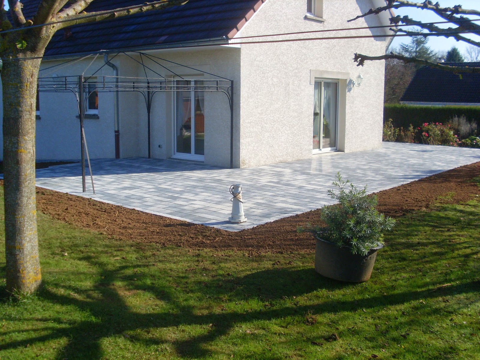 HERVIER PAYSAGES: Terrasse en pavés HB Capri.