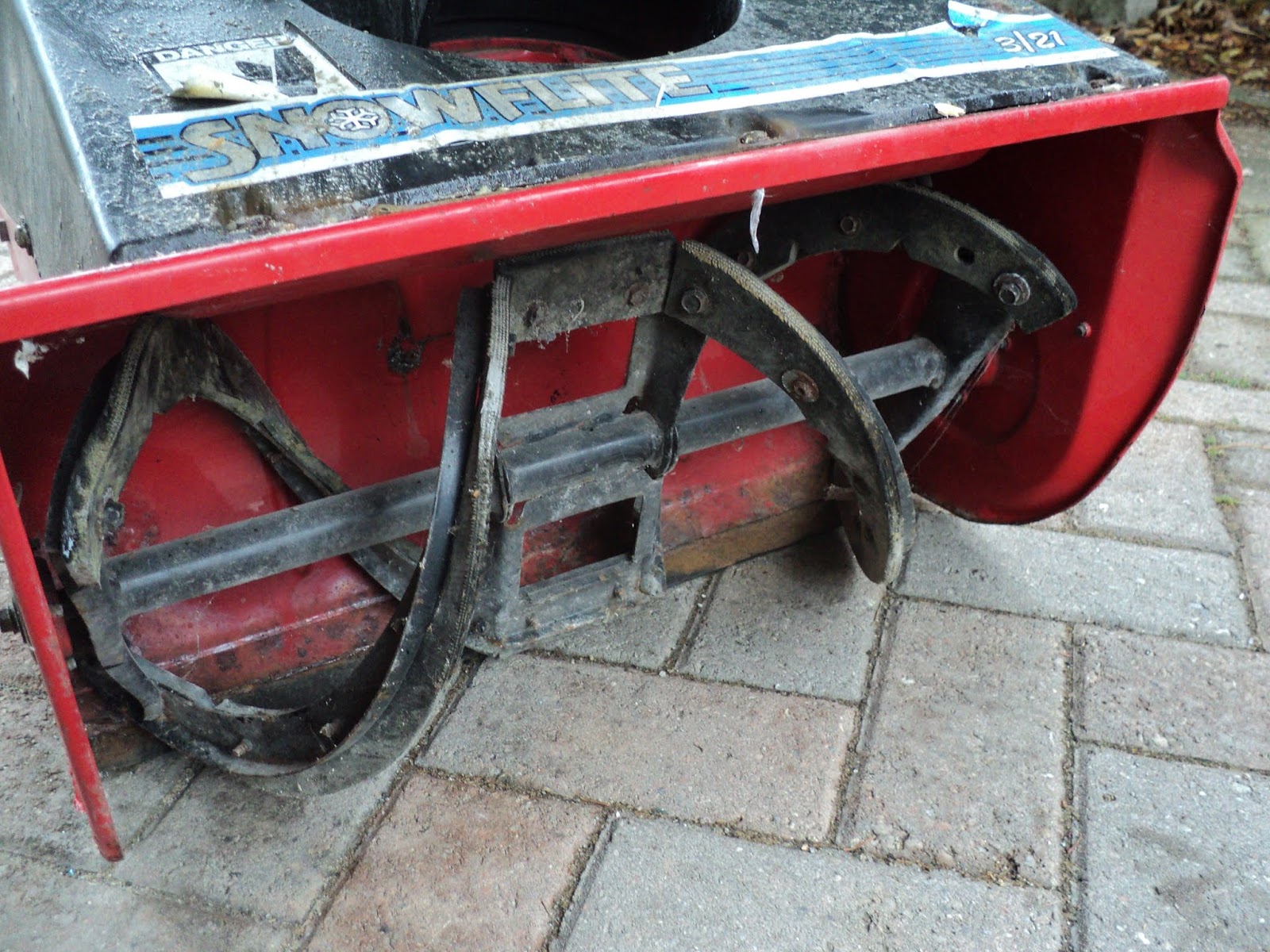Rouge River Workshop: MTD SNOWFLITE 3/21 Snow Thrower -- A Roadside Find