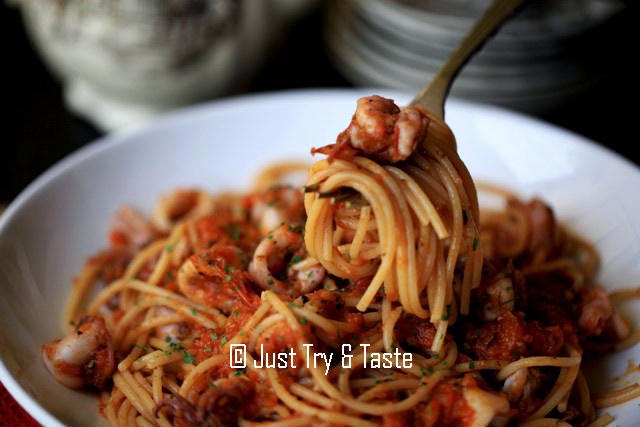 Spaghetti alla Marinara dengan Seafood | Just Try & Taste